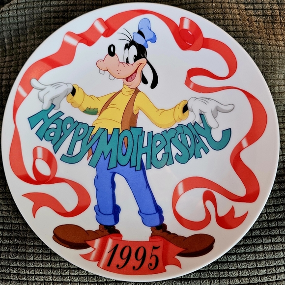 Disney | Wall Decor | Goofy 995 Happy Mothers Day Plate | Poshmark